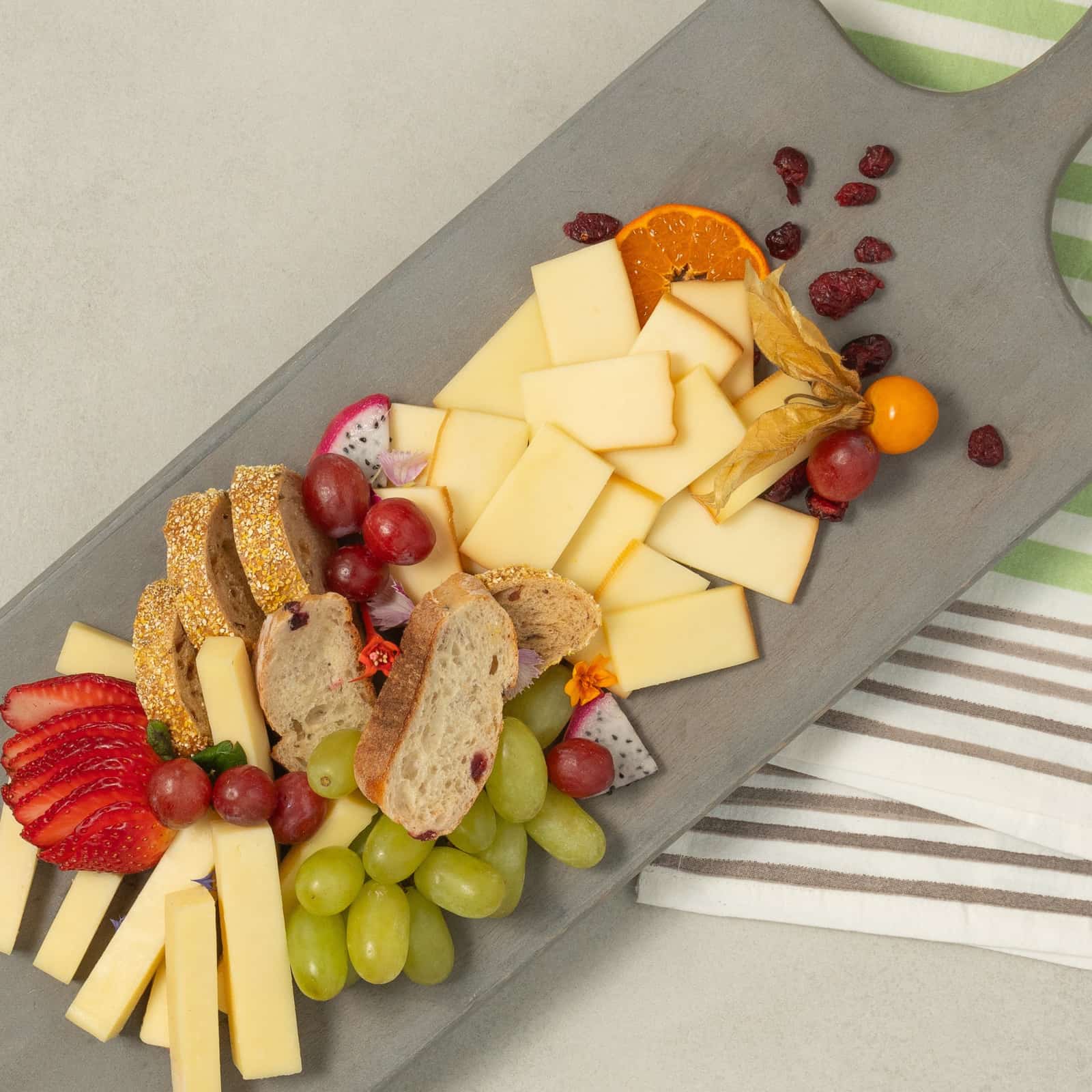 Petit plateau de Fromages Cheddar et Emmental | AvecPlaisirs Chefs ...